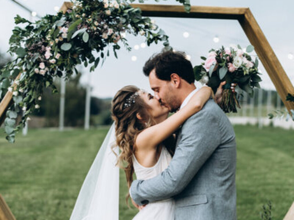 How to Throw a Fantastic Rustic Wedding