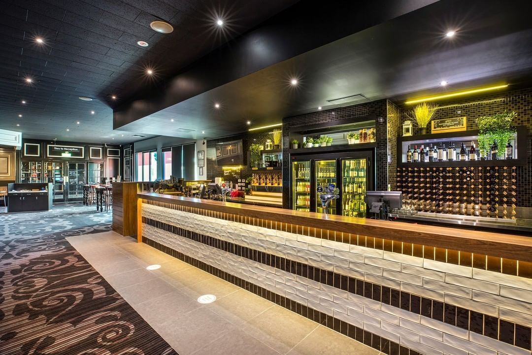 Skyways Hotel - Venue - Melbourne - Weddinghero.com.au