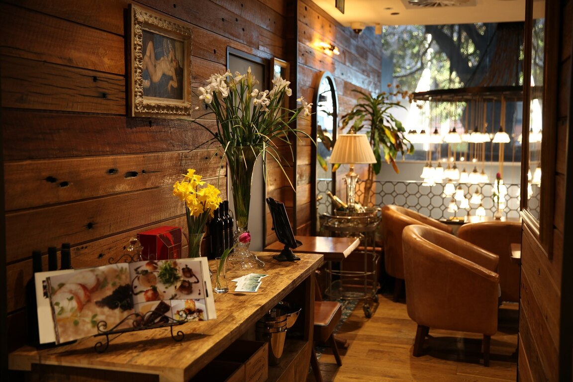 Friends Restaurant - Venue - Perth - Weddinghero.com.au