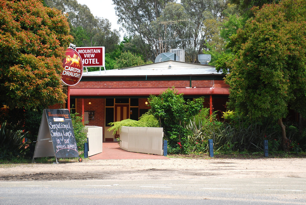Mountain View Hotel - Venue - Melbourne - Weddinghero.com.au