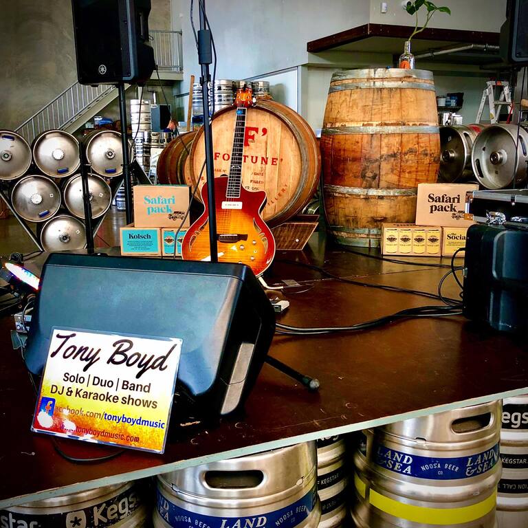 Tony Boyd Music - Band & DJ - Sunshine Coast - Weddinghero.com.au