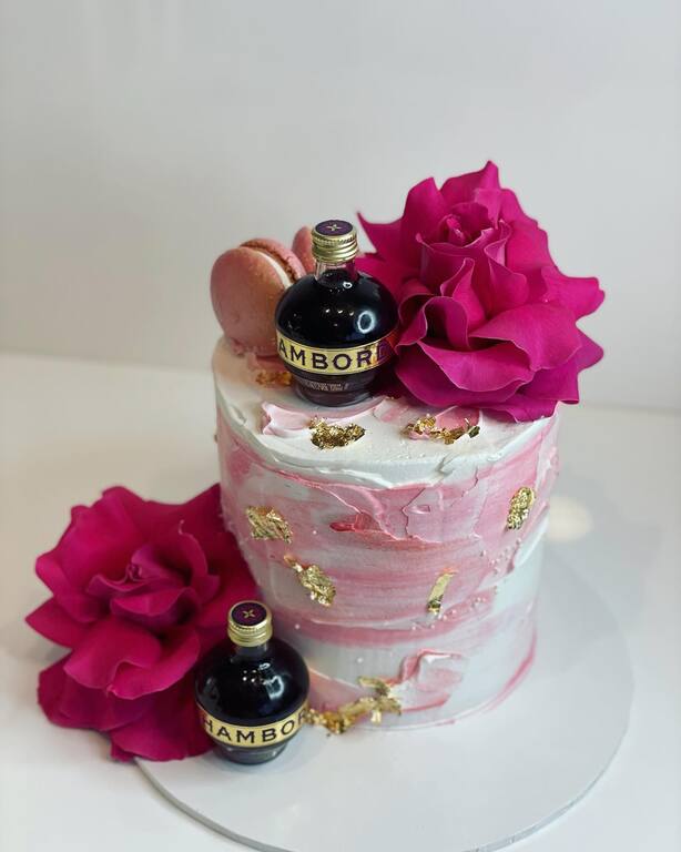 Cake Mania - Cakes - Sydney - Weddinghero.com.au